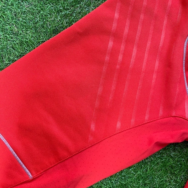 Juventus training sweather - Signed by the team